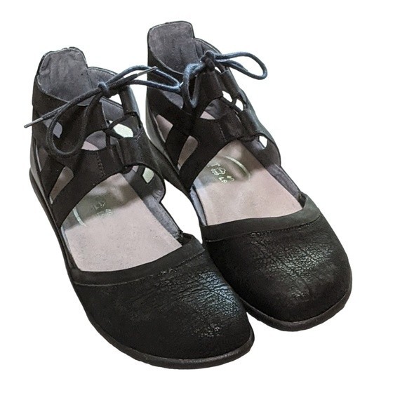 Naot | Shoes | Naot Kata Lace Up Ankle Gladiator Crackle Black Leather ...